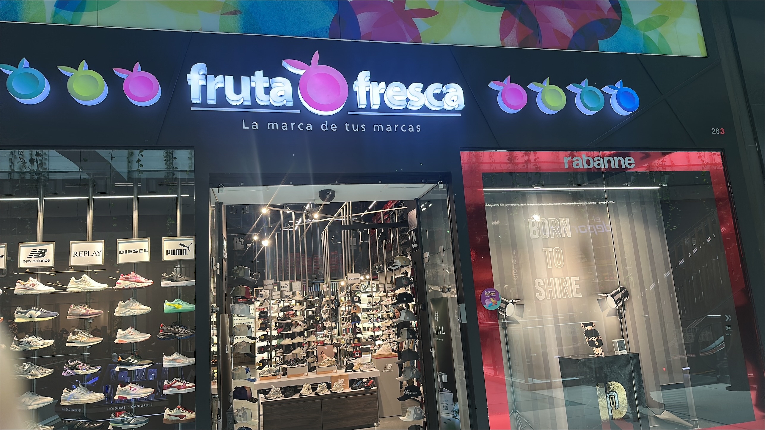 Fruta fresca tienda de ropa de lujo en Envigado